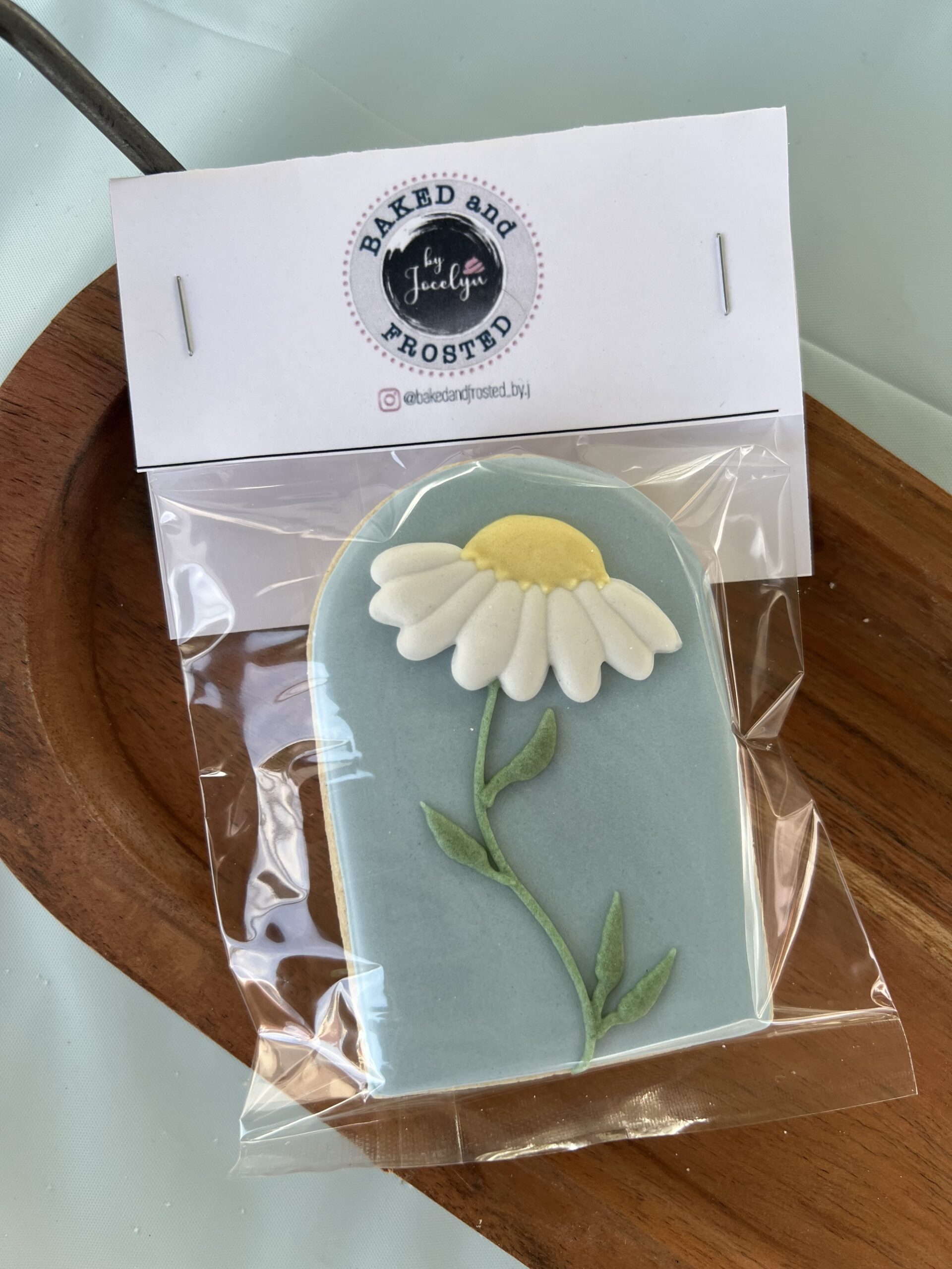 Daisy - Baked and Frosted by Jocelyn